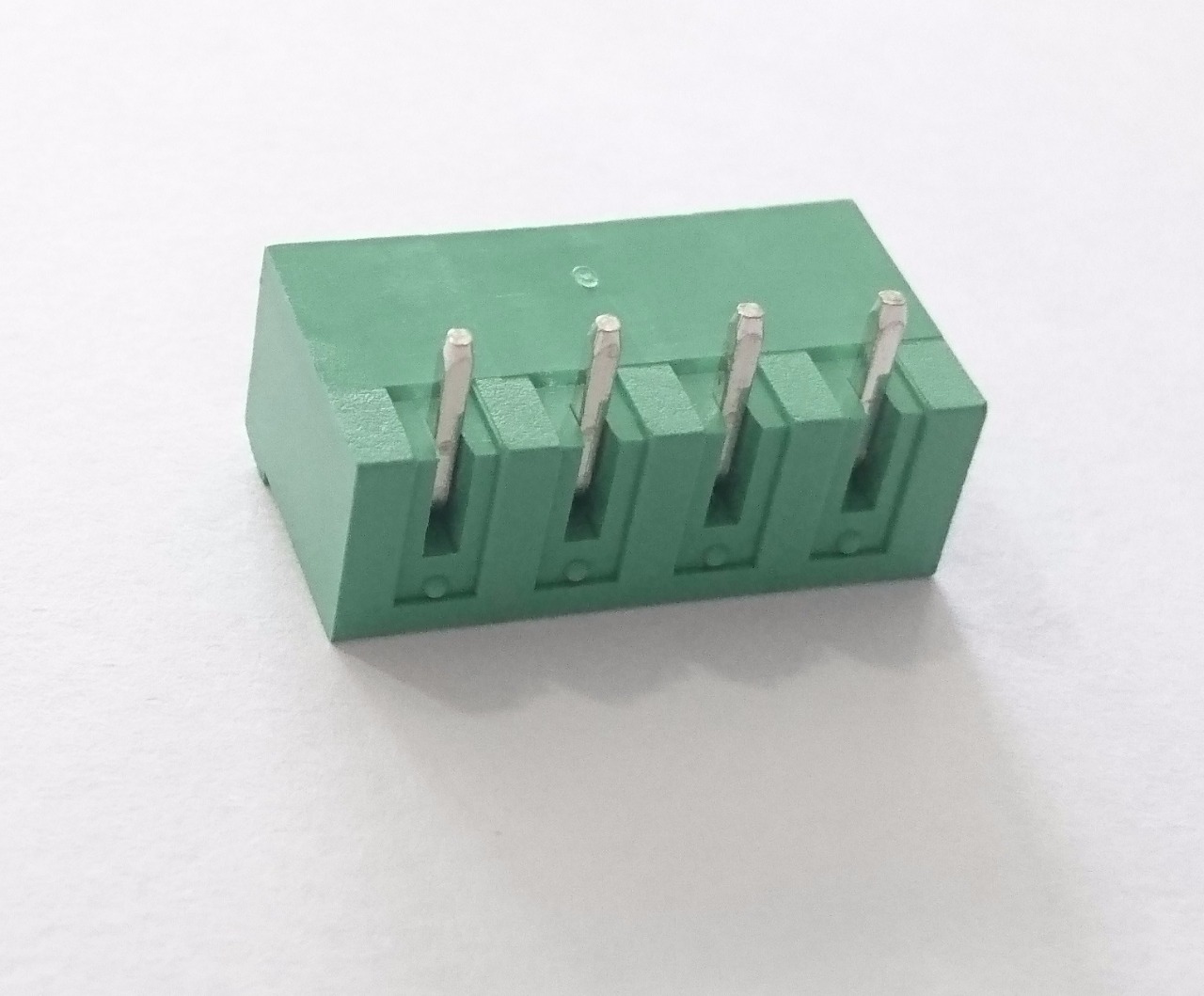 4 Pin Male Plug-in Type Vertical Terminal Block 5mm :: Micro JPM